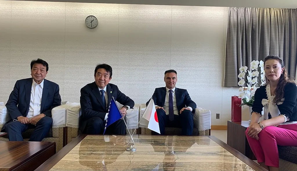 Ambasador Siniša Berjan sastao se sa gradonačelnikom japanskog grada ...