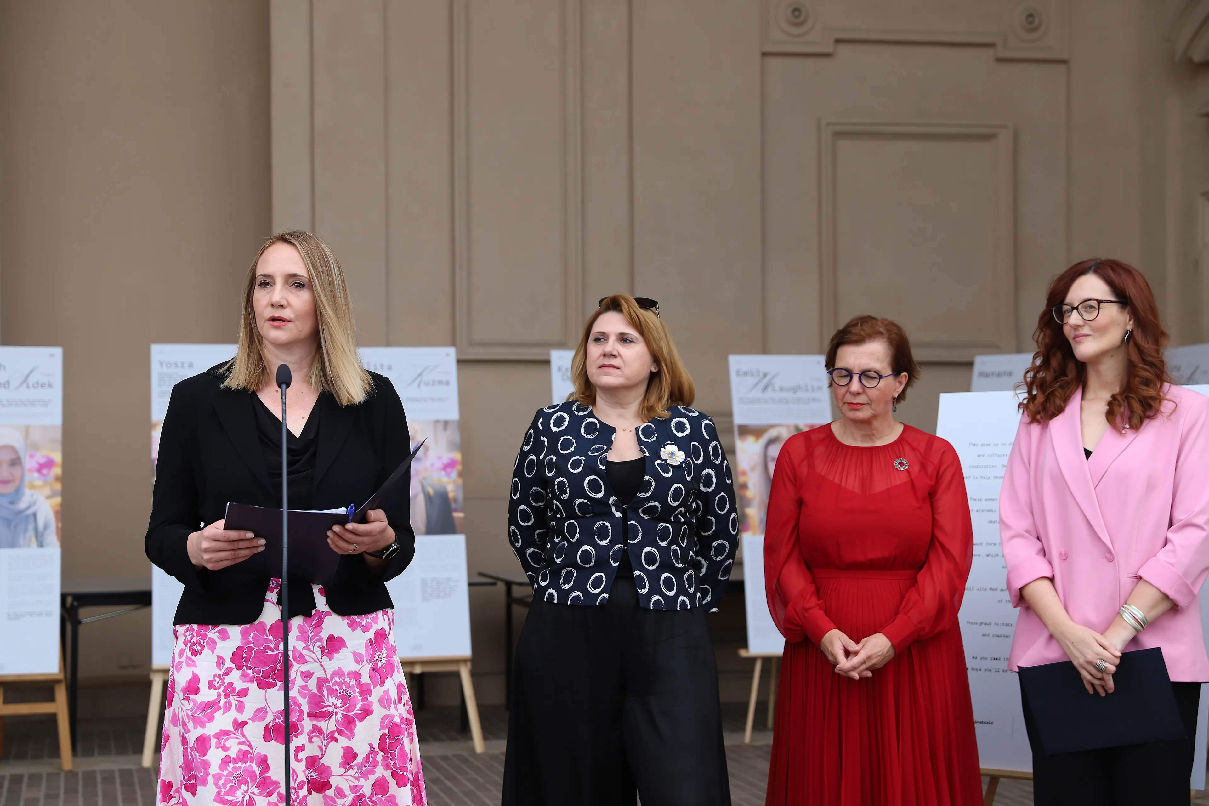 Ambasadorica BiH Mlinarević i ambasador SAD Sabet organizovali izložbu ...